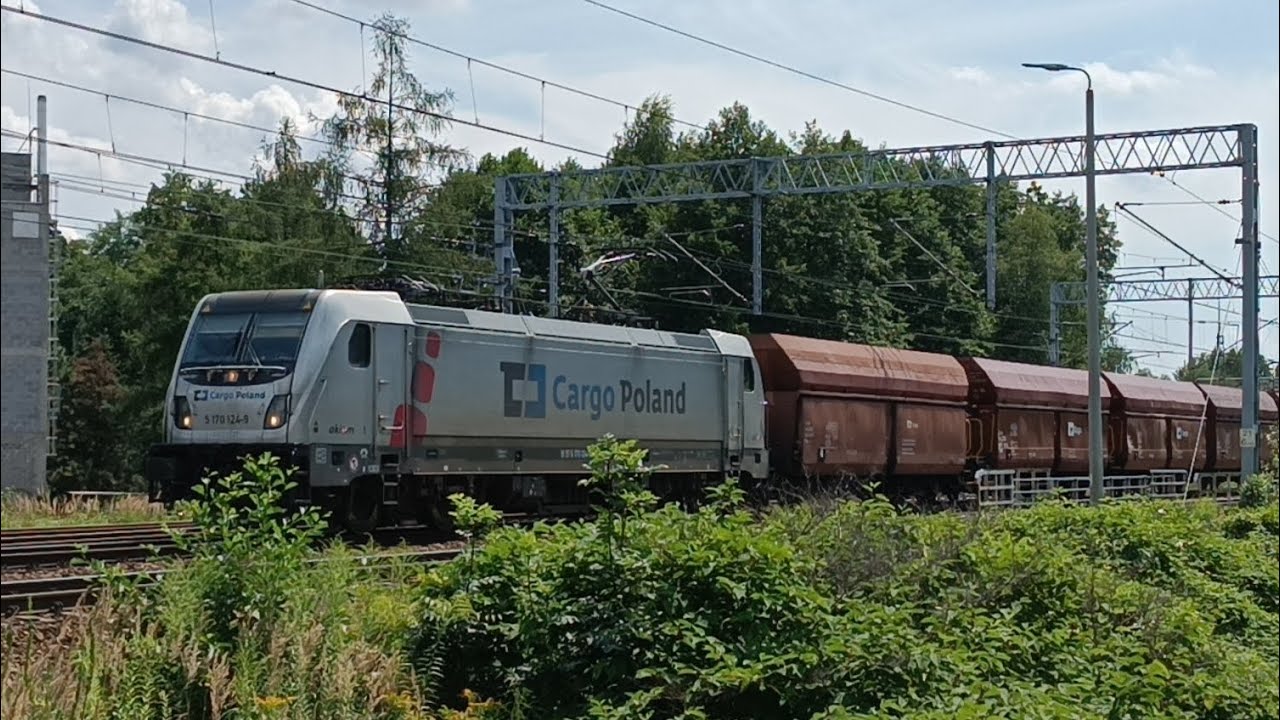 Przejazd Traxx 3 CD Cargo Poland z talbotami przez przejazd kolejowy na ...