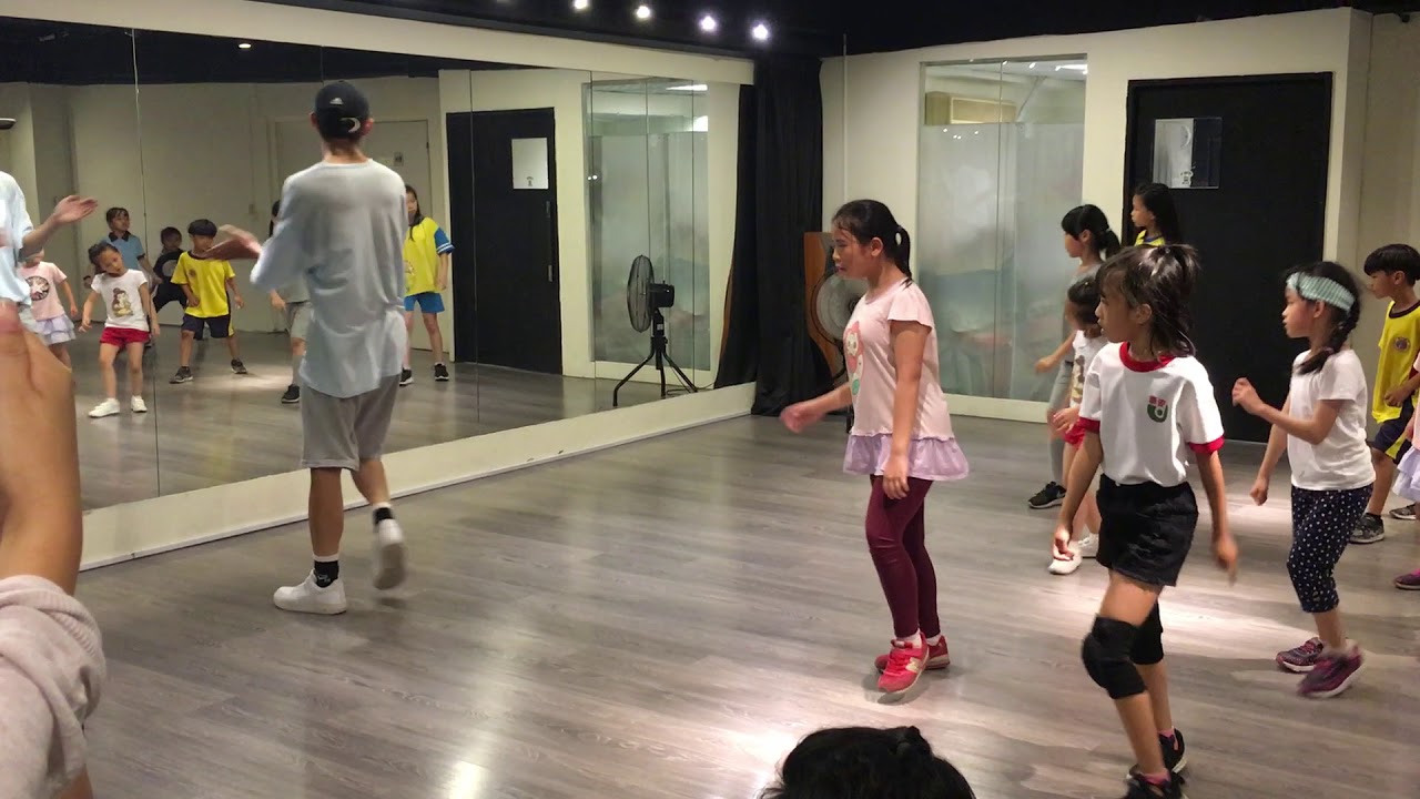 20180511 JR dancing review 15 - YouTube