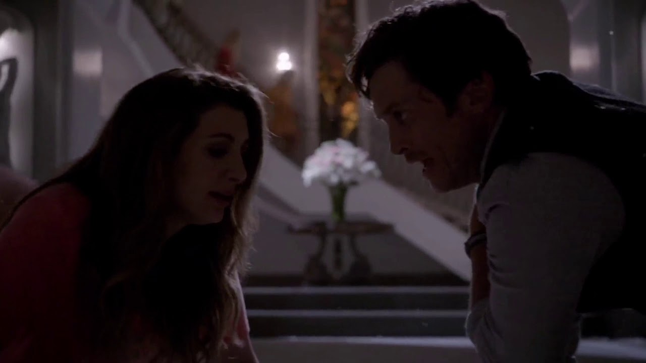 Scream Queens 1×03 - Gigi viene attaccata - YouTube