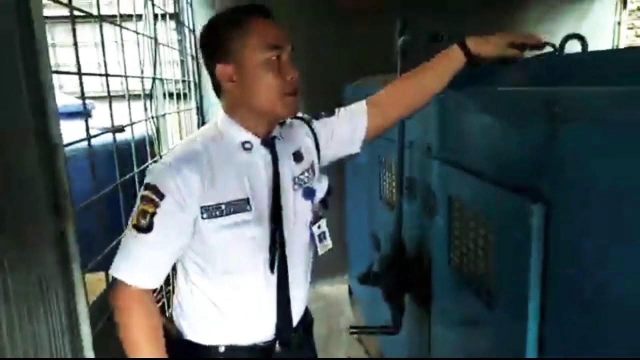 Pengisian bahan bakar solar genset - YouTube