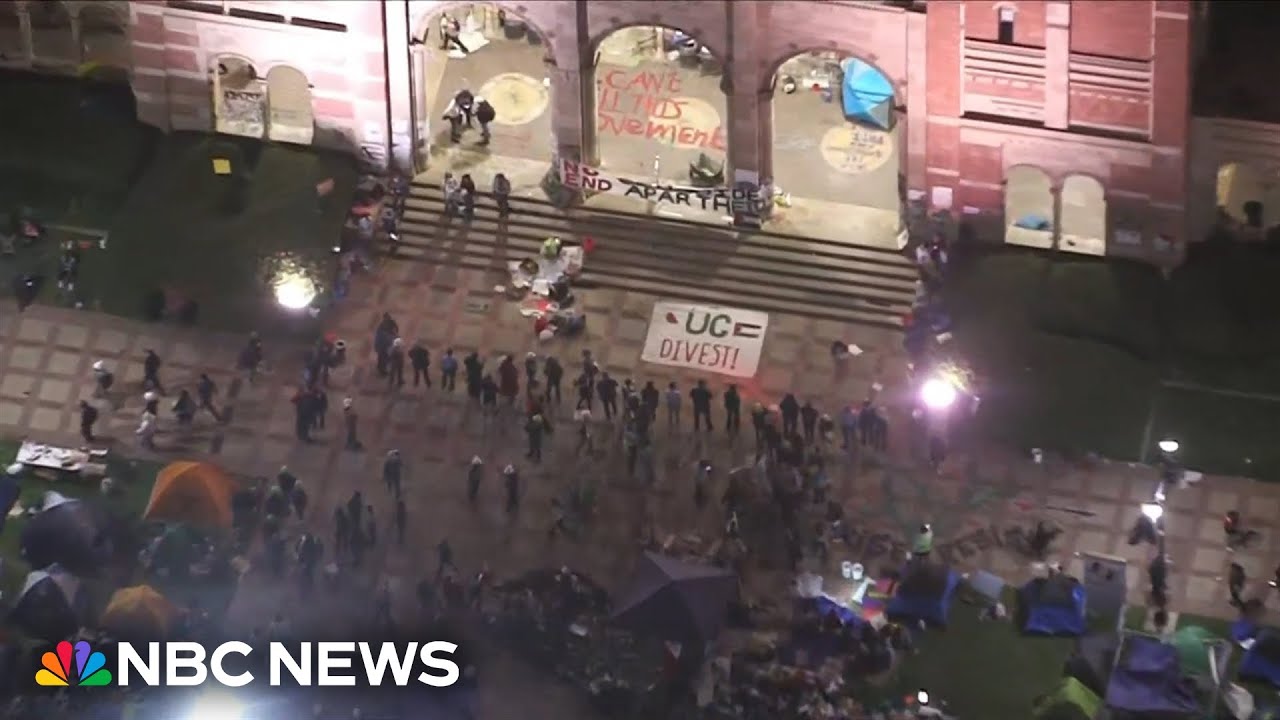 Protesters remain on UCLA campus after police order to disperse - YouTube