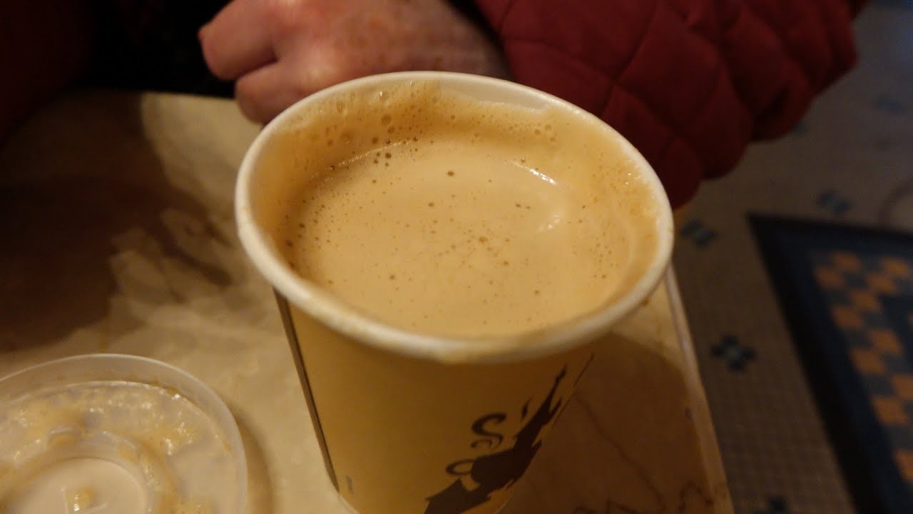 Breakfast in Main Street during extra Magic hours at Disneyland Paris ...