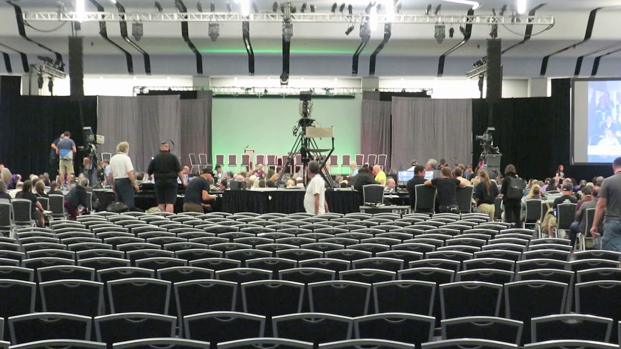 Audience Entering Worldcon 76 Opening Ceremony - YouTube