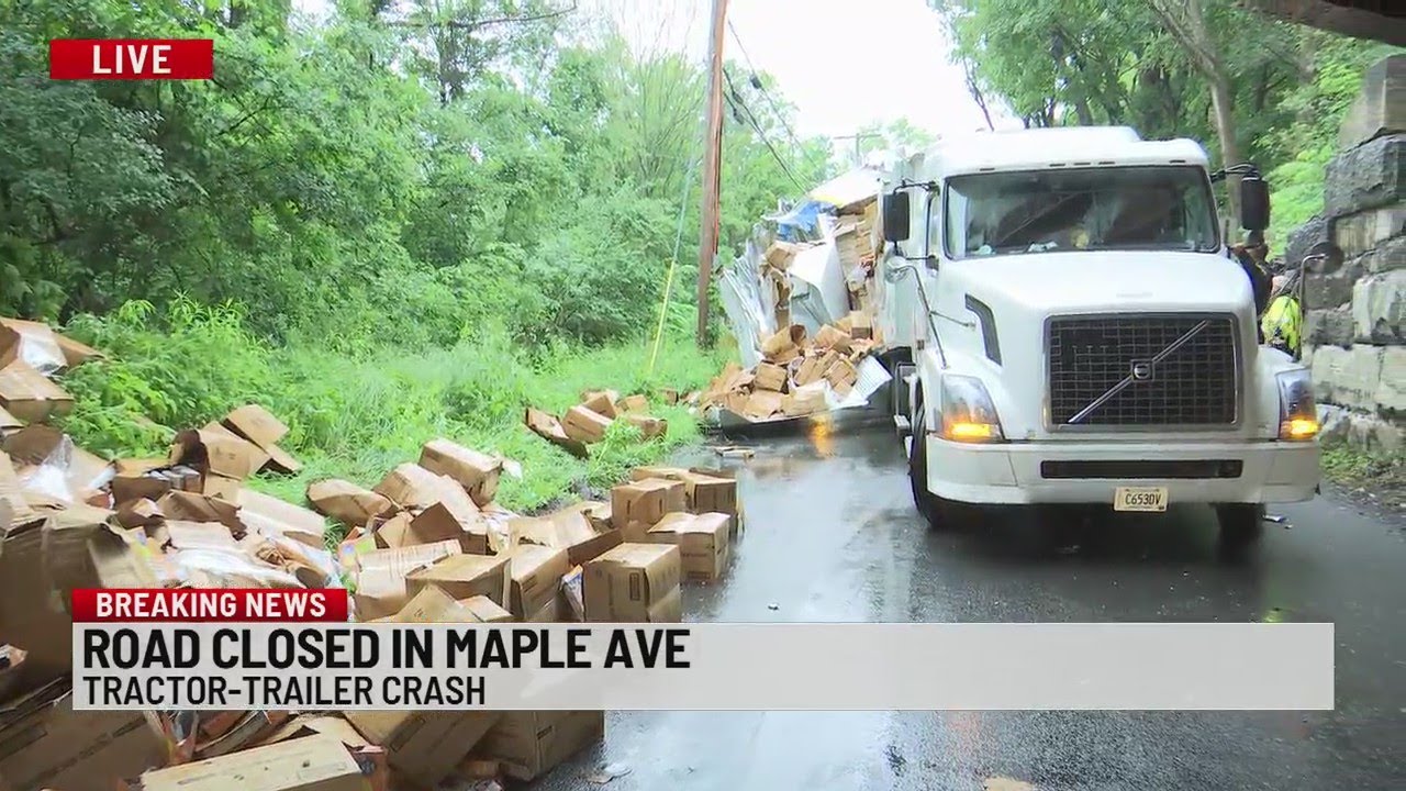 Tractor-trailer hits Maple Avenue Bridge, closes road - YouTube