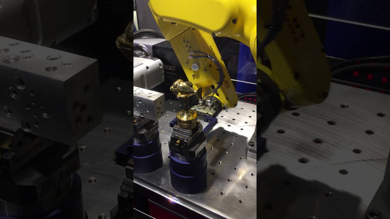 pL LEHMANN 5AX Rotary Table with FANUC robot (AMB 2016) - Part 1 - YouTube
