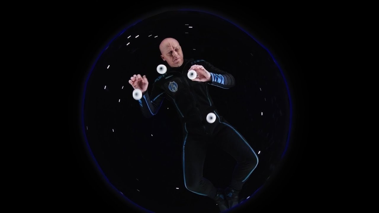 the Space Juggler - 4 balls parallel - YouTube