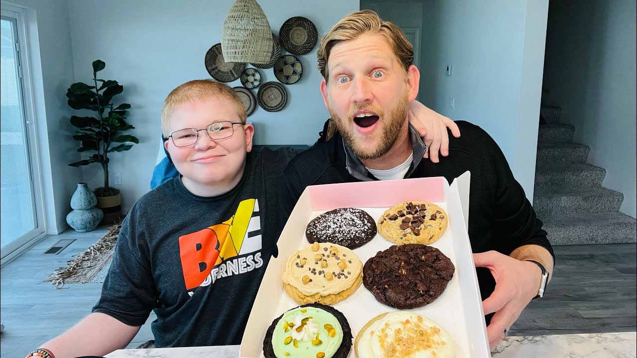 Crumbl Cookies Review 10/17/23 - YouTube