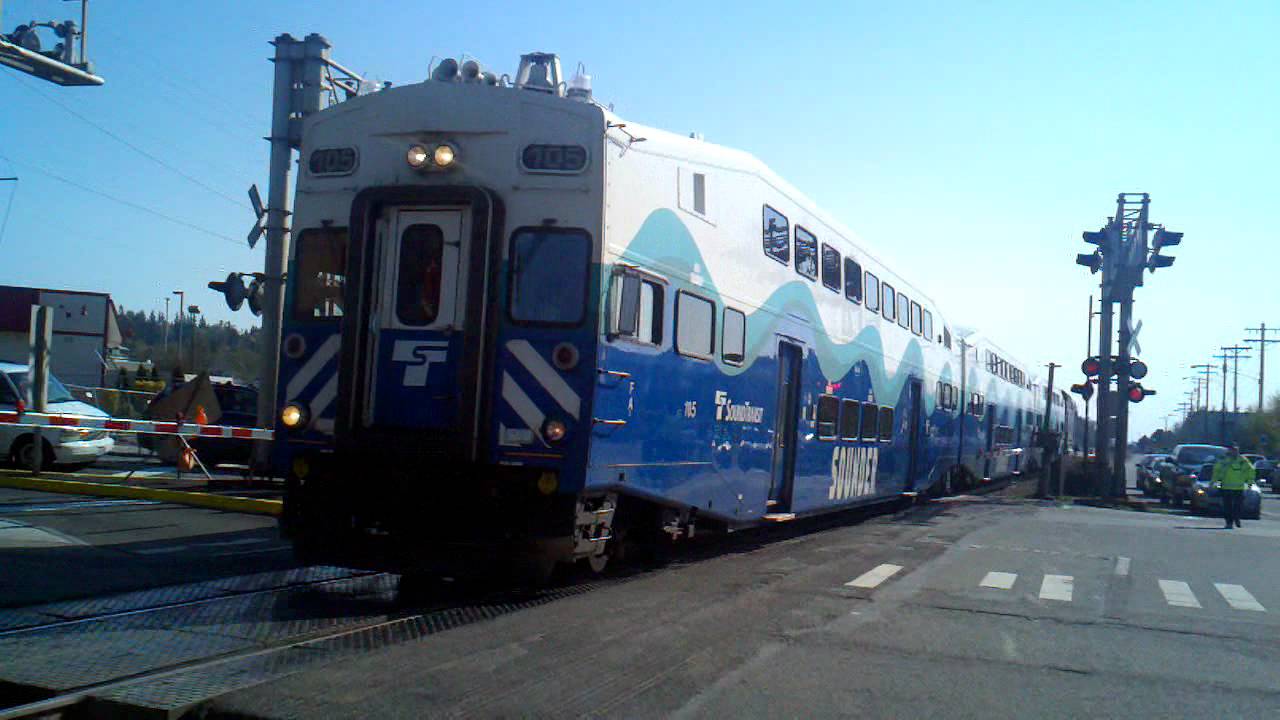 Sounder Commuter Train #1700 Departing Edmonds, WA on 4/22/2011 - YouTube