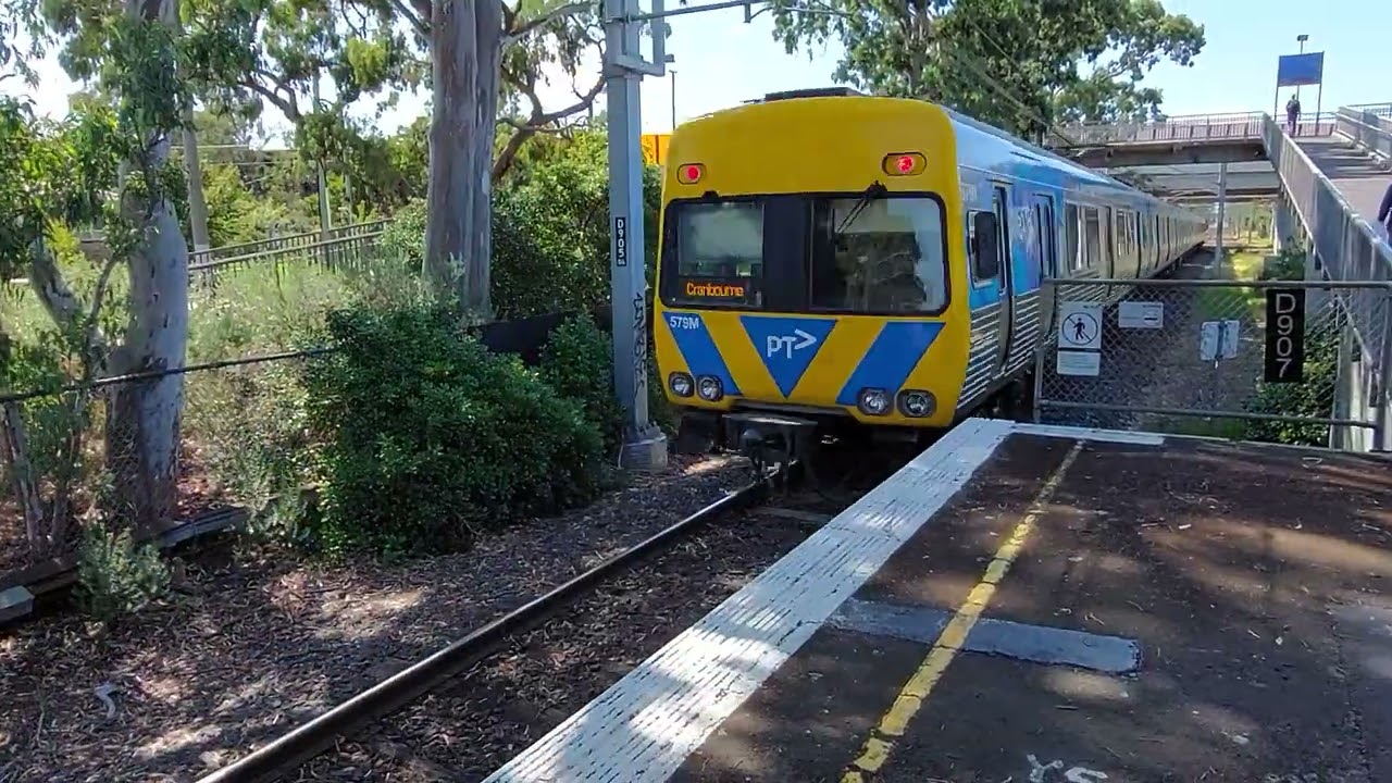 Yarraman station (Pakenham, Cranbourne line) walk around, train to ...