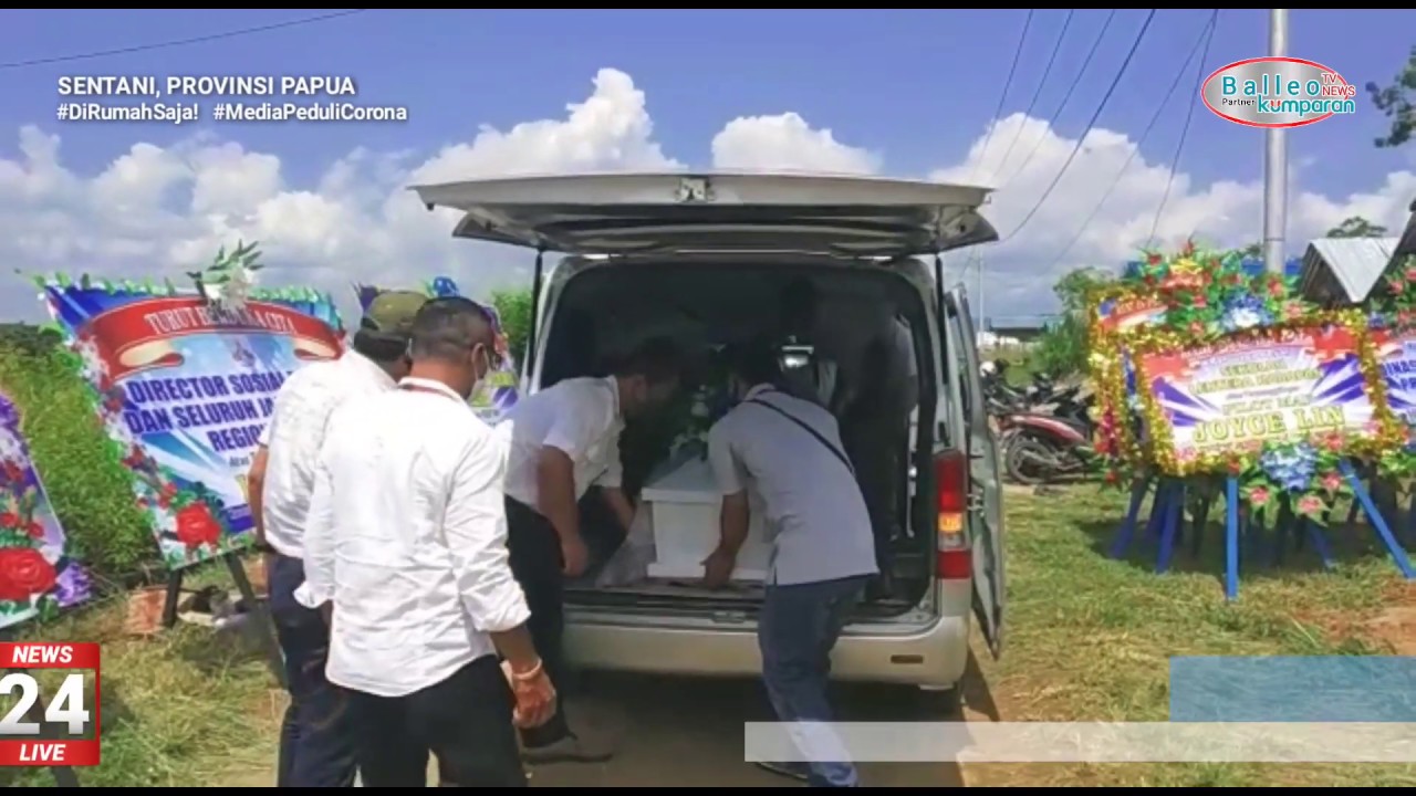 JENAZAH PILOT JOYCE LIN DIMAKAMKAN DI SENTANI - YouTube