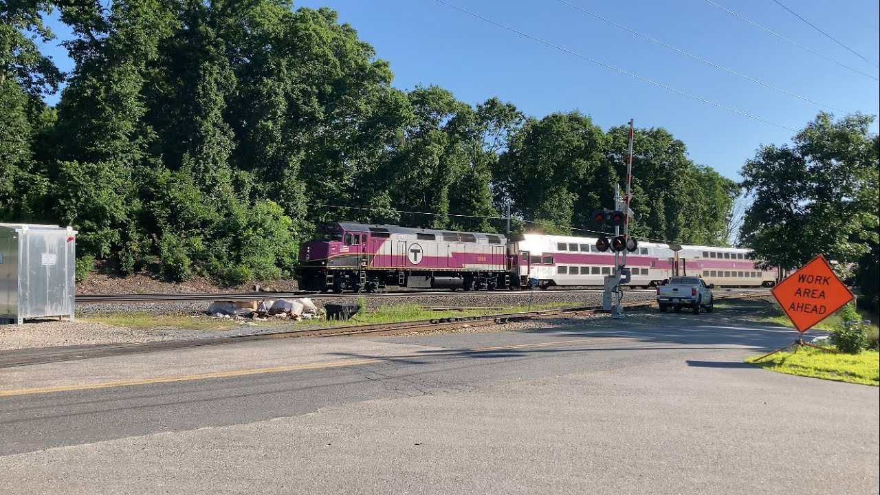 MBTA Outbound to Worcester. Rebuilt F40 Leading. #railfan #mbta # ...