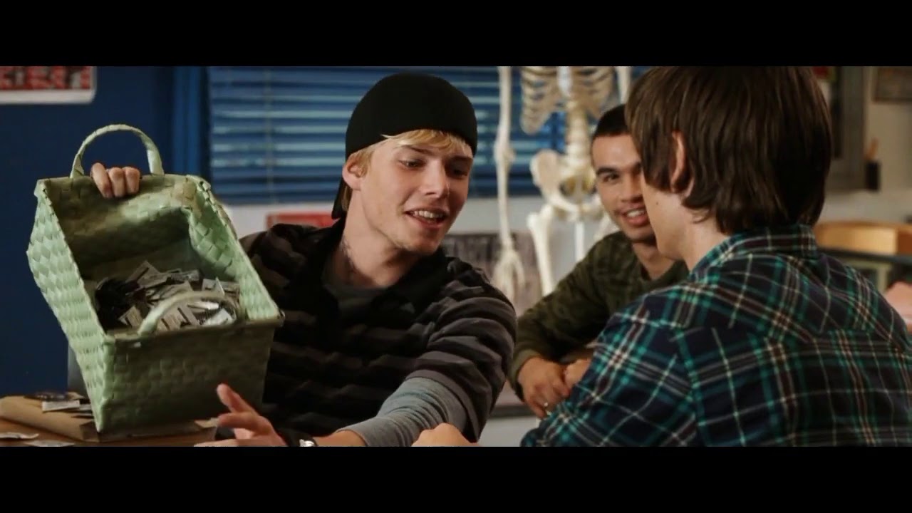 Connected Speech and Shadowing - 17 Again (Health Class Scene) - YouTube
