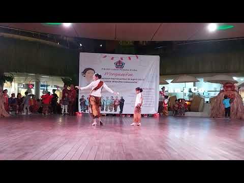 Lomba Fashion Show Kartini Ibu dan Anak dalam Rangka Memperingati Hari Kartini 2023(1)