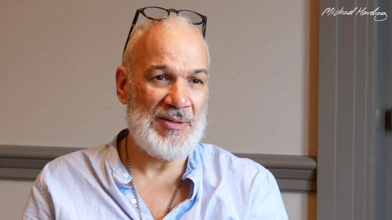 Ricky Mujica discusses Michael Harding Oil Paints - YouTube