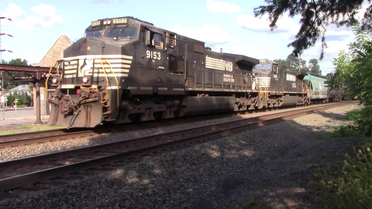 NS 65E West Tank Train with 2 Dash9-44CW at Wernersville PA - YouTube