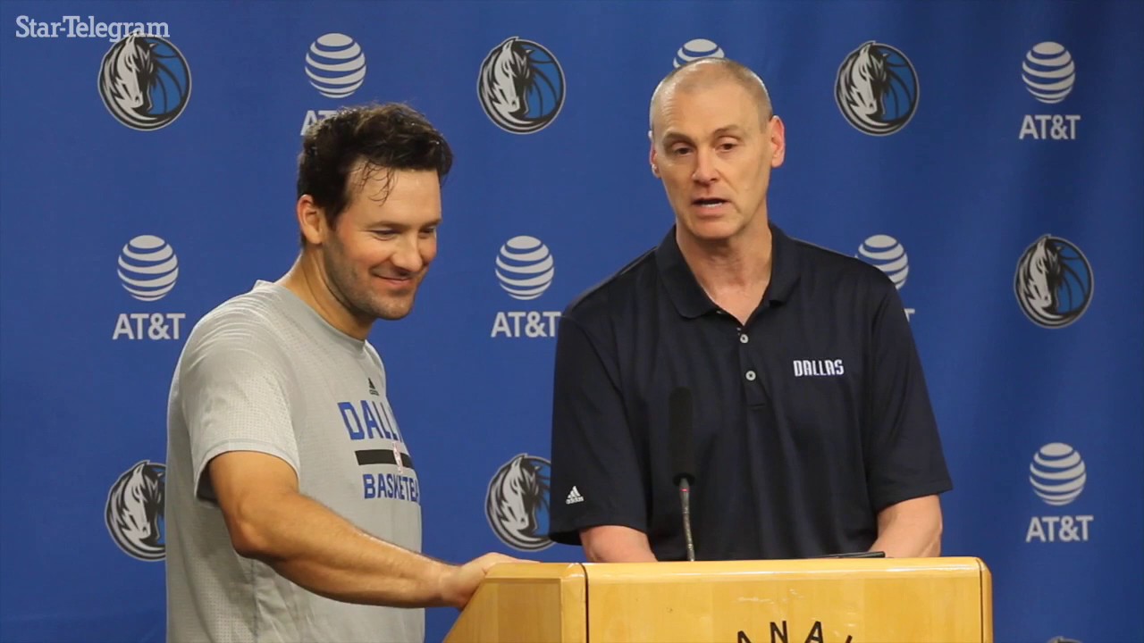 Tony Romo joins Mavericks as honorary player - YouTube