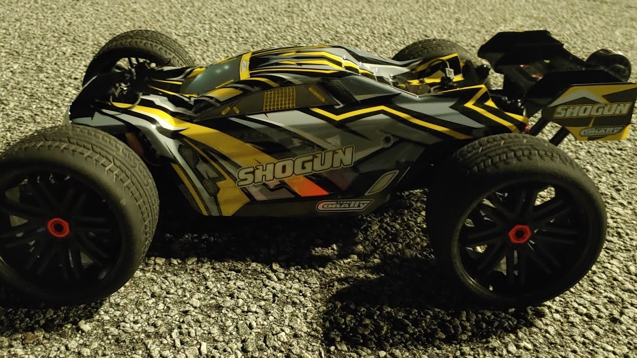 Team Corally Shogun 4s Nite Run - YouTube