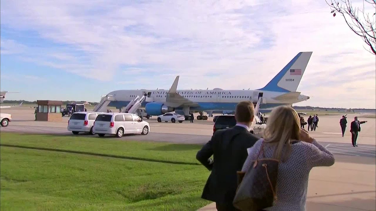 FIRST LADY PLANE PROBLEM - YouTube