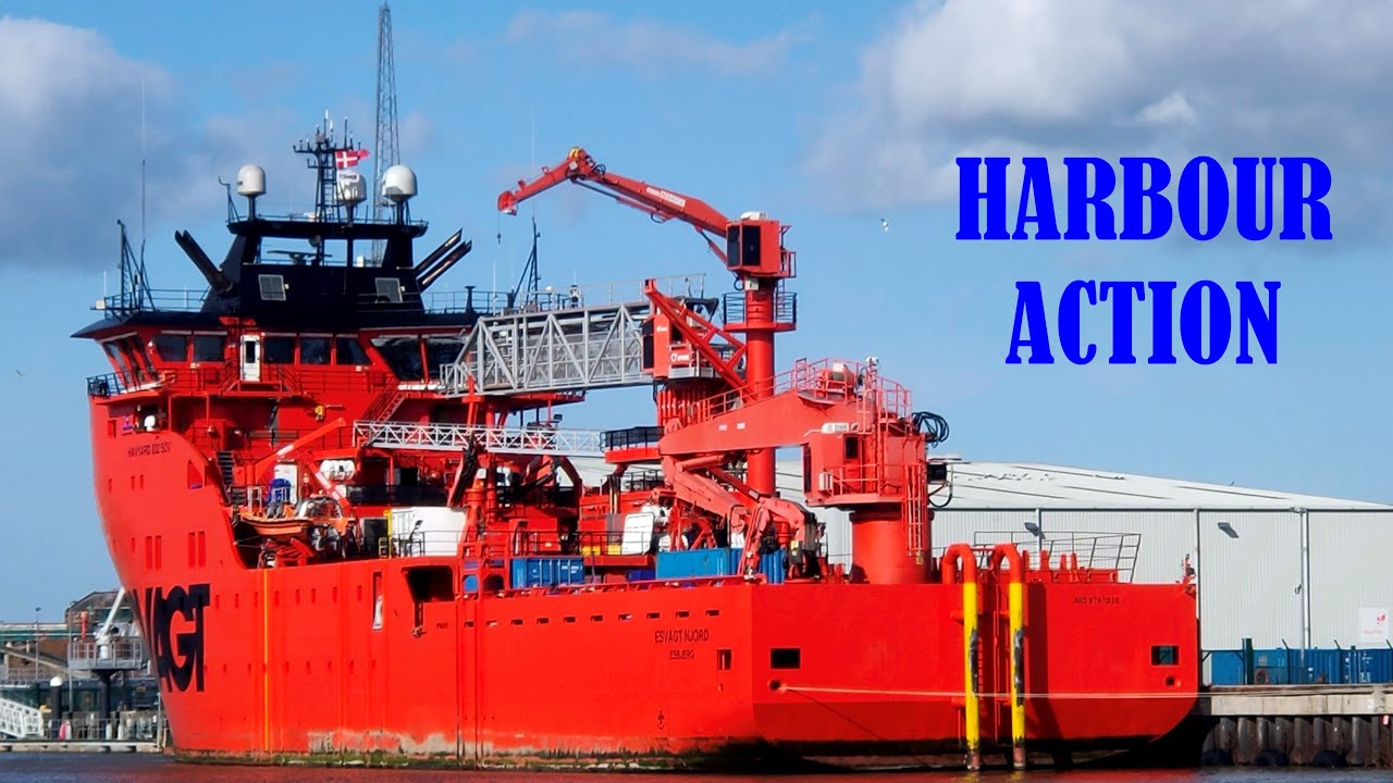 Gorleston Yarmouth Harbour Docks Action - YouTube