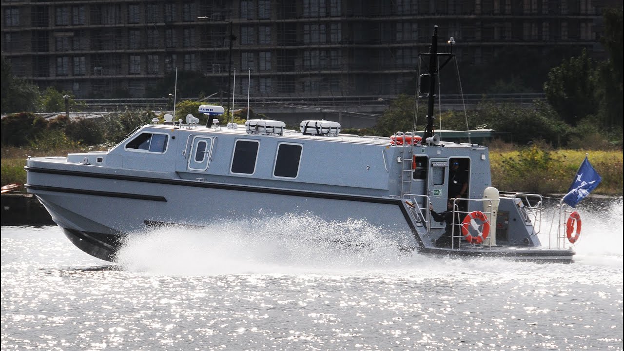 Royal Navy Officer Training Boat - YouTube