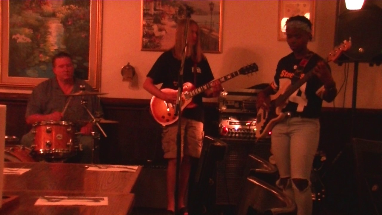 Mike Petillo & Seniar Raines - THE CHICKEN 6 /20/17 - YouTube