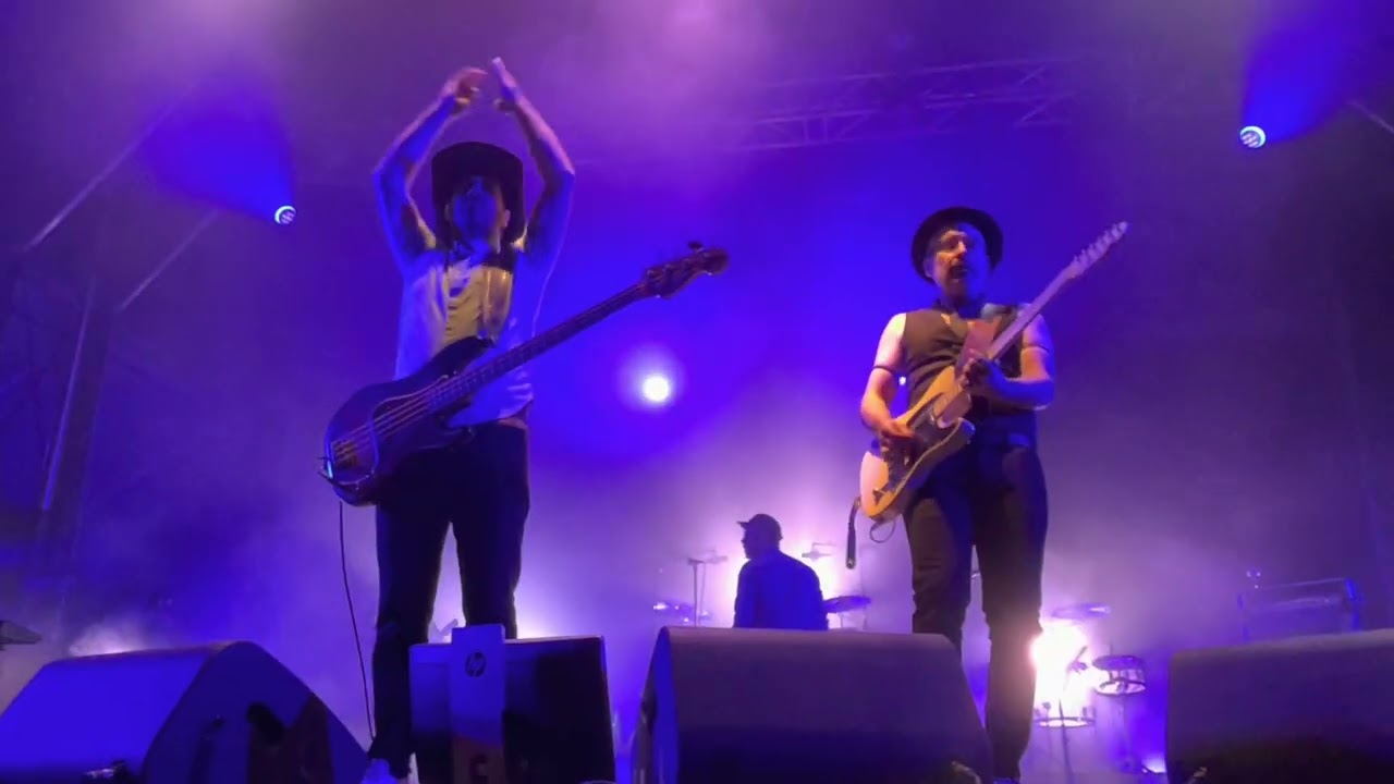 Plus rien, Les Cowboys Fringants, Cowansville - YouTube