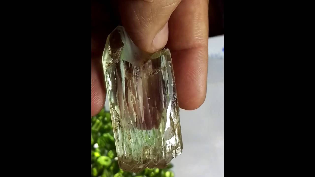 Super clear spodumene crystal - YouTube