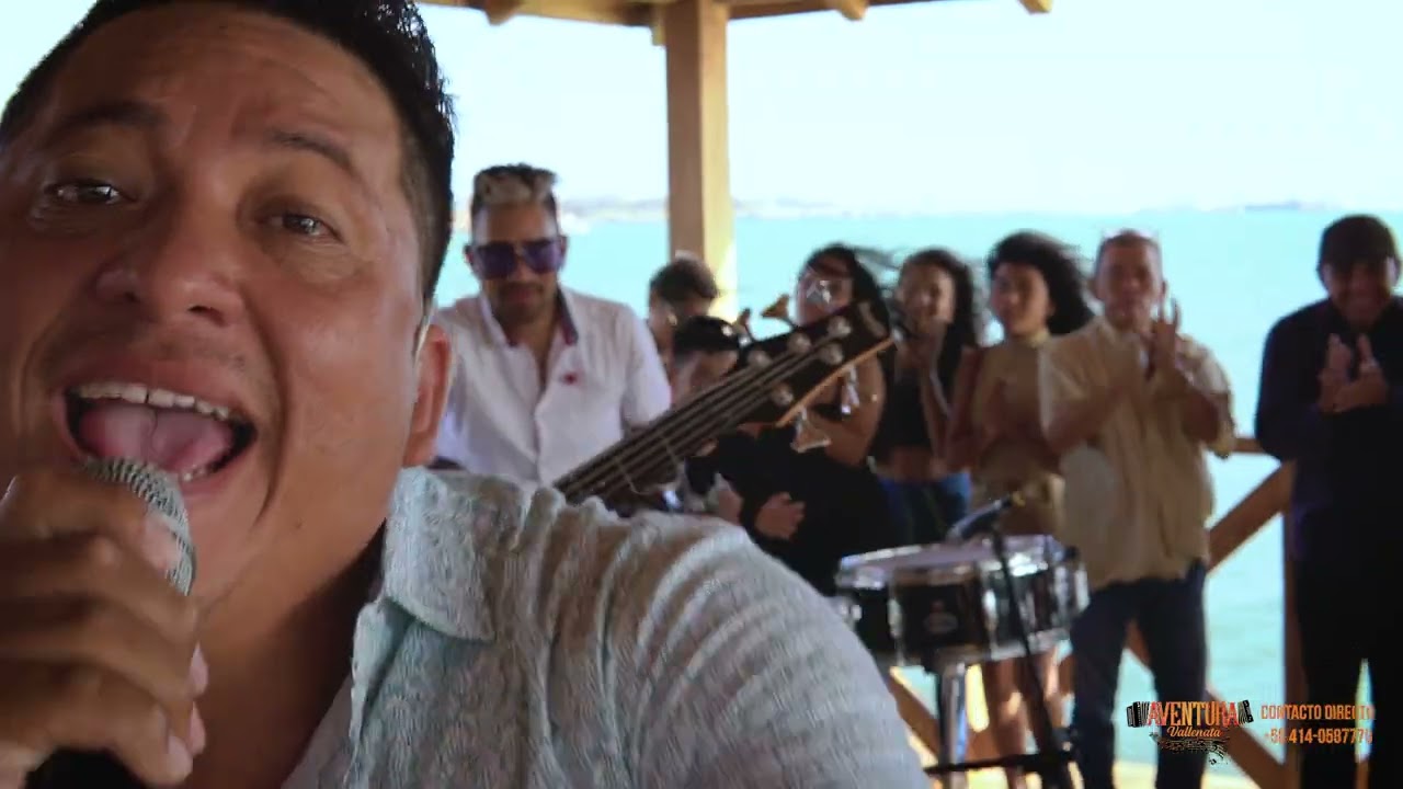 La Gringa Soltera - Aventura Vallenata - YouTube