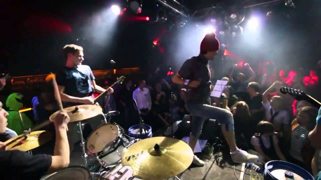 Wake Up Monster - Выходной - YouTube