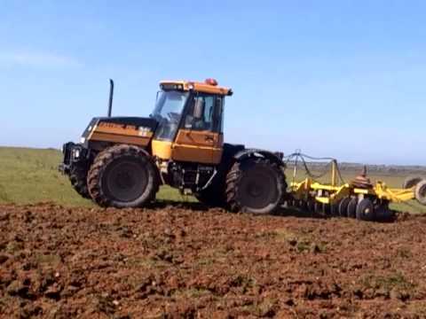 Jcb Fastrac 150 gradeando - YouTube