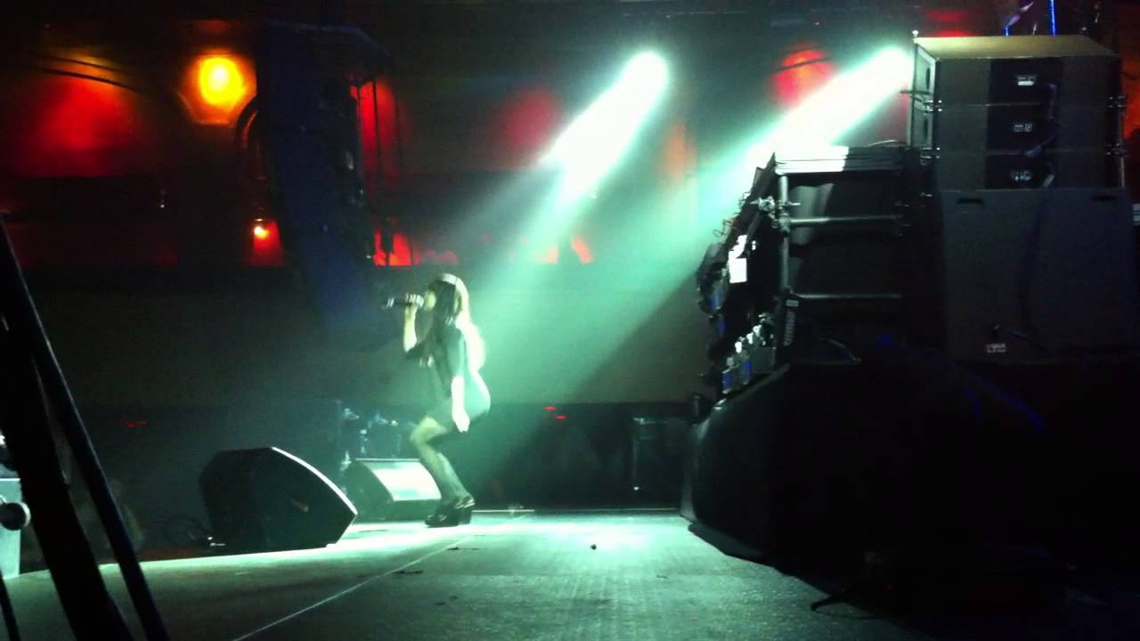 Gina Turner singing "Unreal" at Roseland Ballroom NYC - YouTube