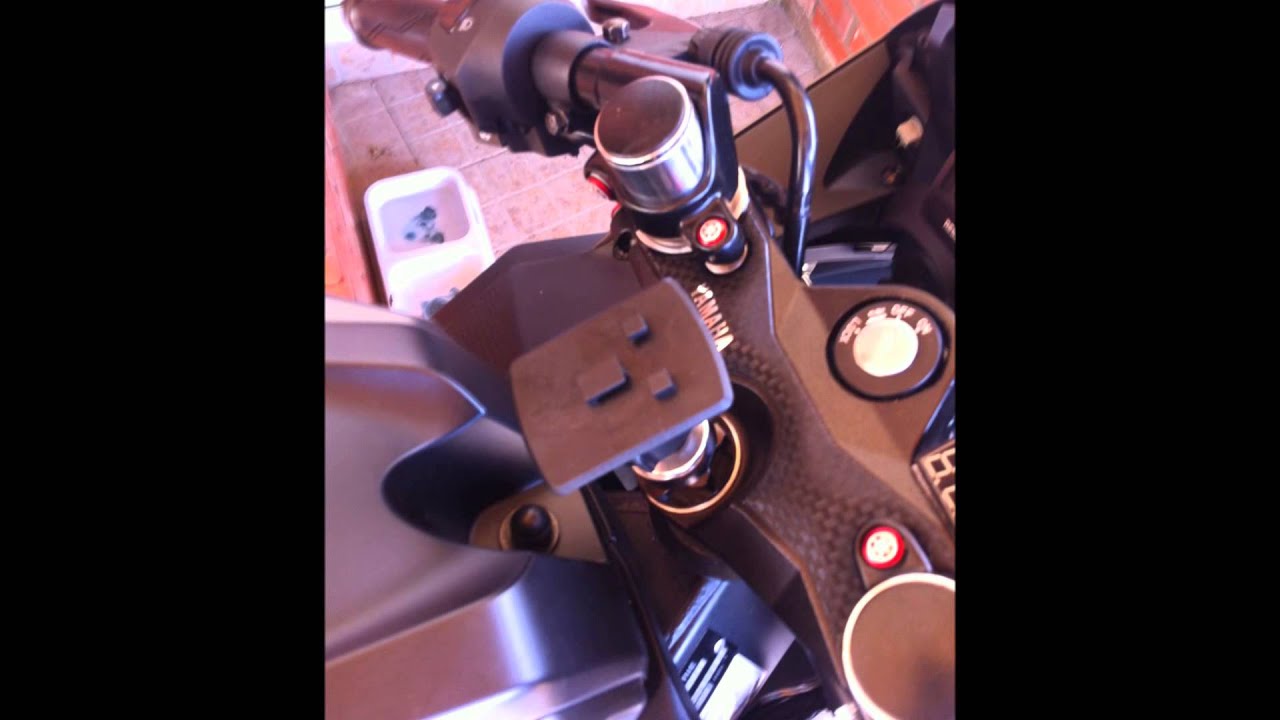 yamaha r125 // ultimate addon´s fork steam iphone holder - YouTube