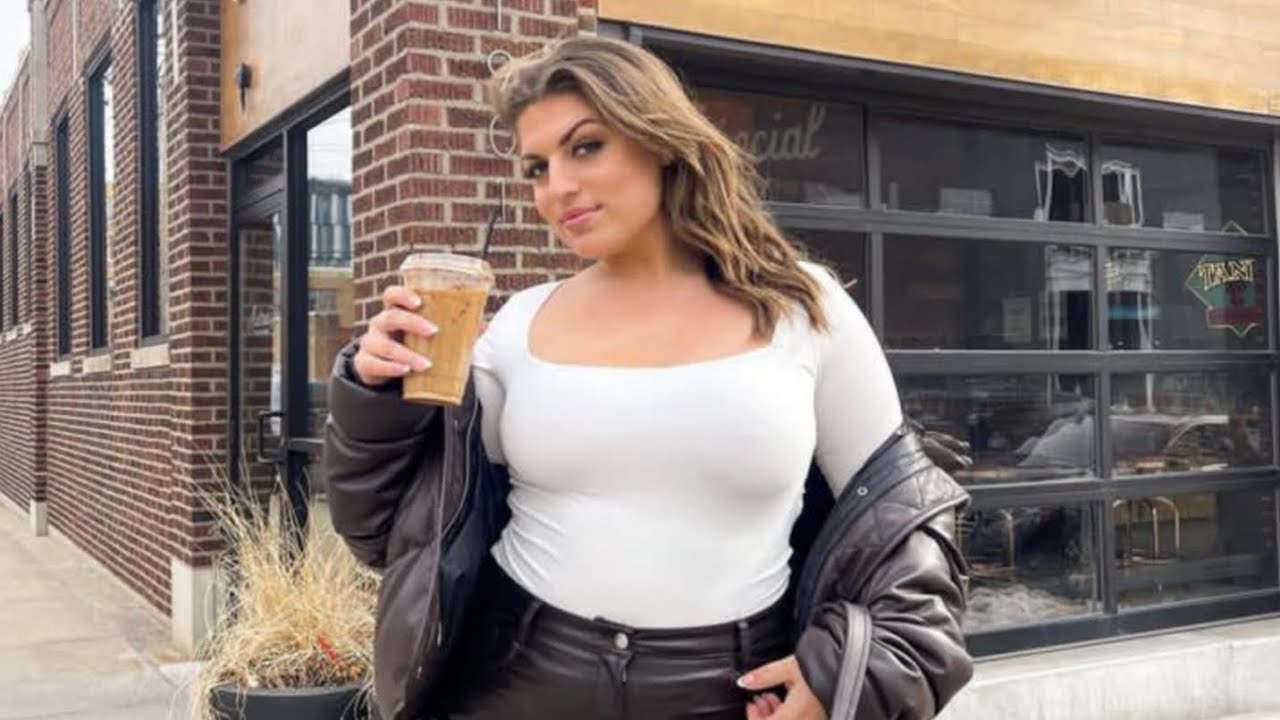 Gabriella Halikas | Beautiful Model | Biography | Wiki Curvy Plus size ...