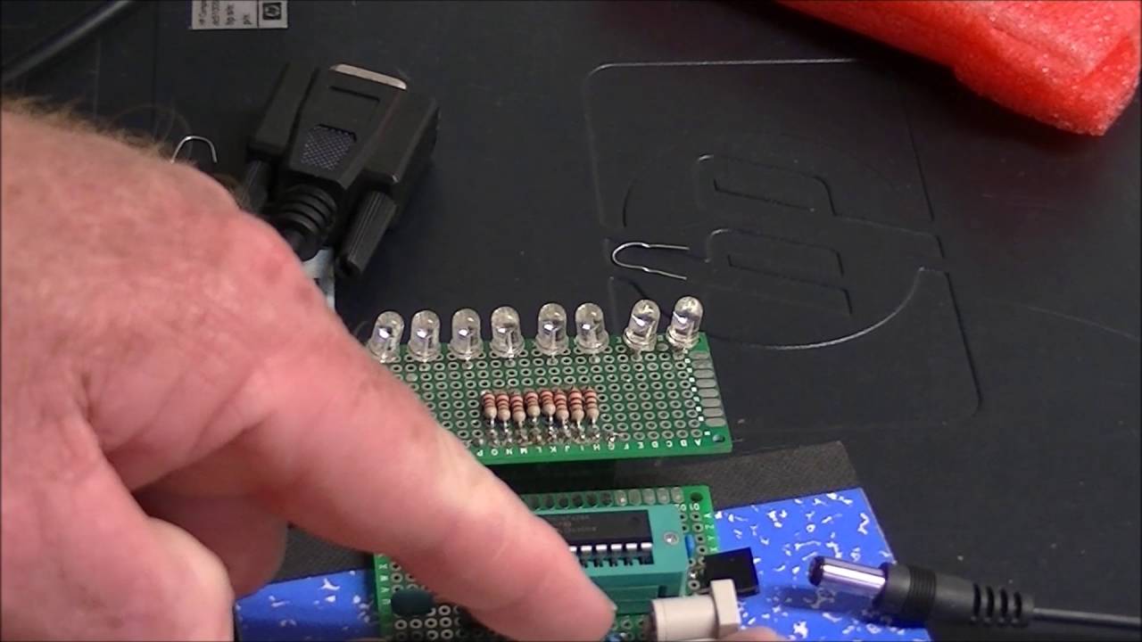Microchip PIC Counts BCD on 8 LEDs - YouTube