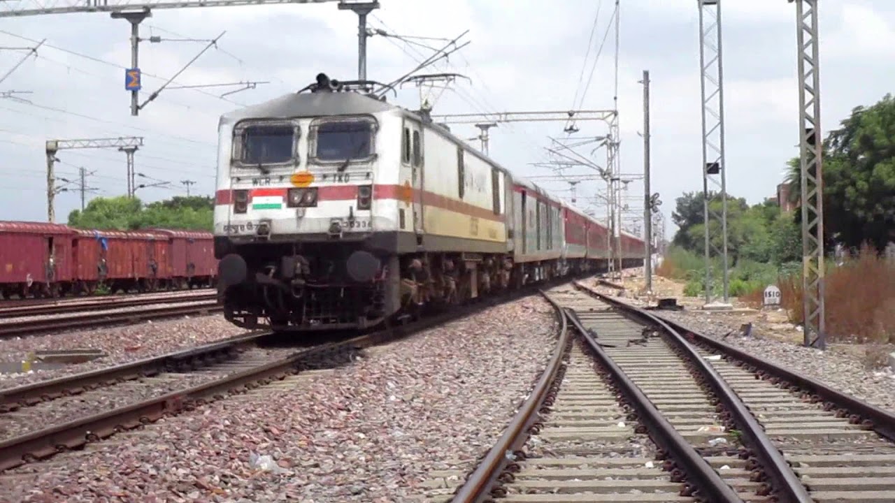 Pune Rajdhani!!The Duronto express with full rajdhani avatar - YouTube