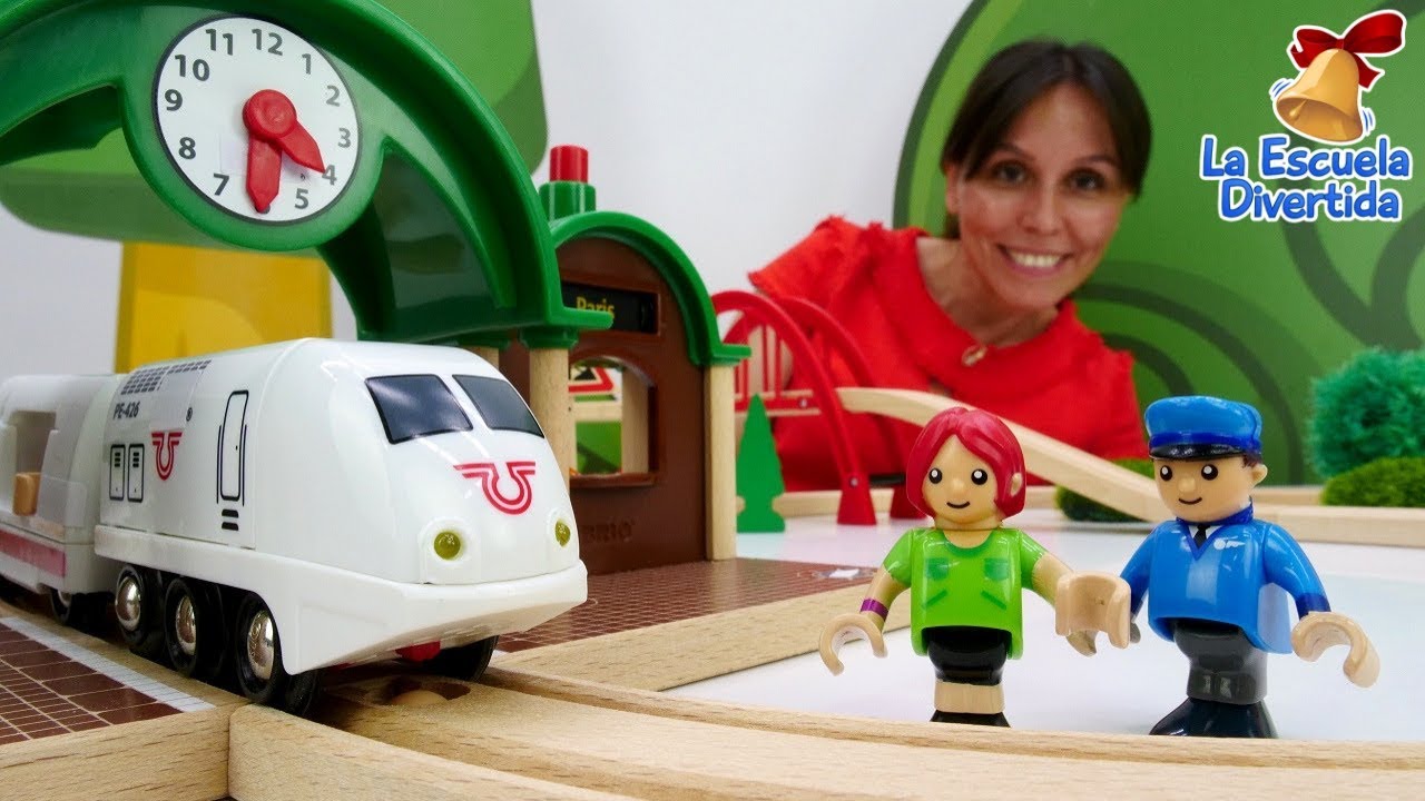 La Escuela Divertida - La estación de tren. Vídeos de juguetes. - YouTube