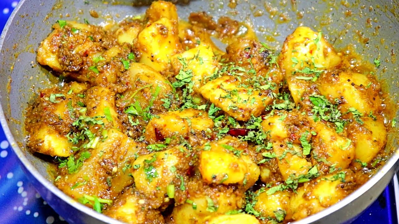 PAHADI ALOO / ALOO GUTKE Ab banaye Bade Maze ke Aloo Chatpate aur ...