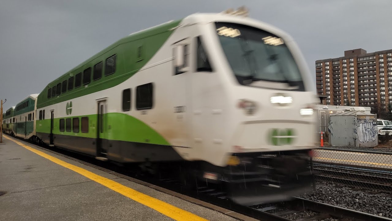 (2 Mid Old Cab Cars 216 & 241) GO 1075 (Aldershot Express) - 300 With ...