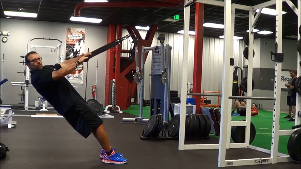 CrossCore - Rotational Bodyweight Training - Lat Row progression - YouTube