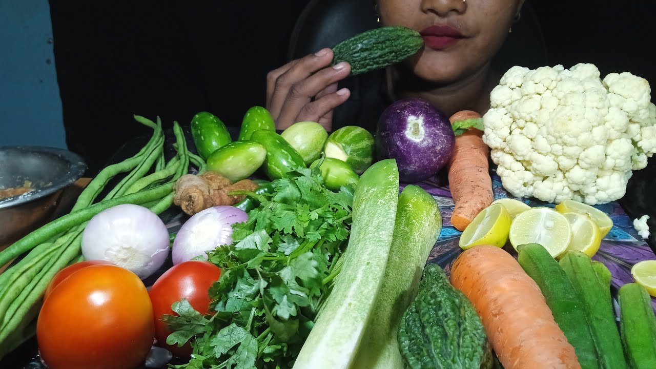 raw veggies mukbang eating #mukbang #trending #viral - YouTube