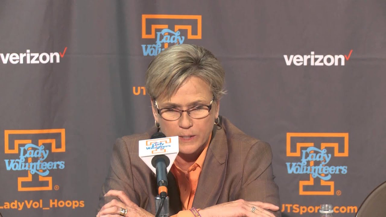 Holly Warlick Texas Press Conference - YouTube