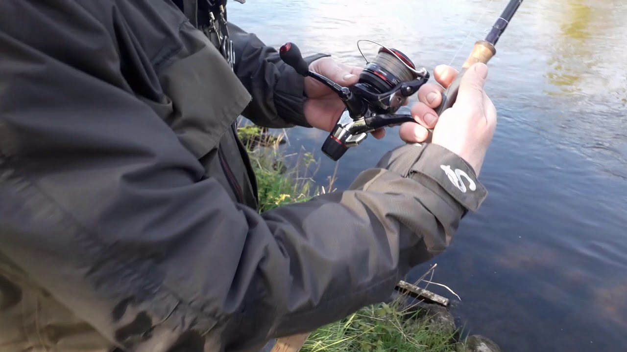 How to cast with a spinning rod - YouTube