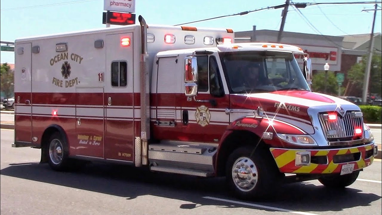 Ambulances Responding Compilation - Best Of 2021 - YouTube