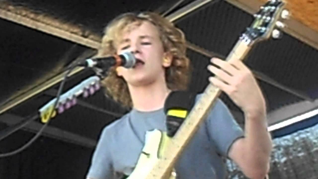 Ian Perry live at the Nanaimo Summertime Blues Festival 2014 - YouTube