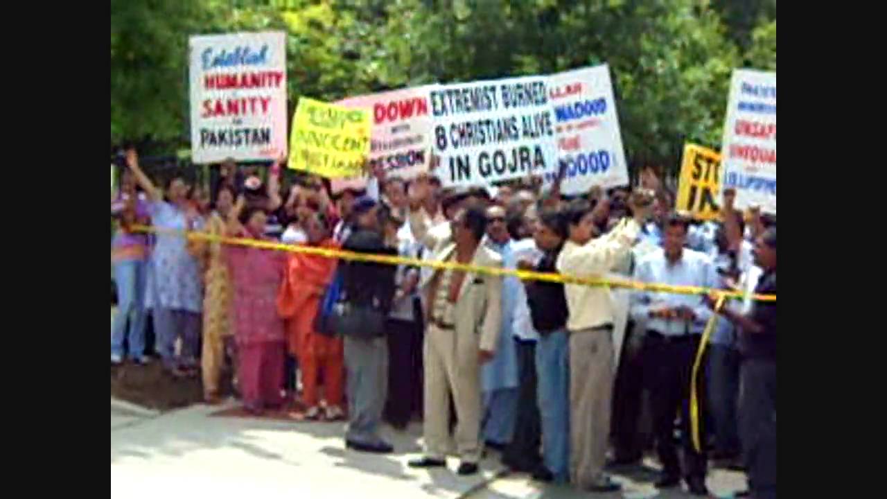 Washington: Pakistan Protests Against the Burning of Christians in ...