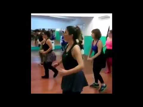 ZUMBA by WALLY - La gozadera version cumbia - YouTube
