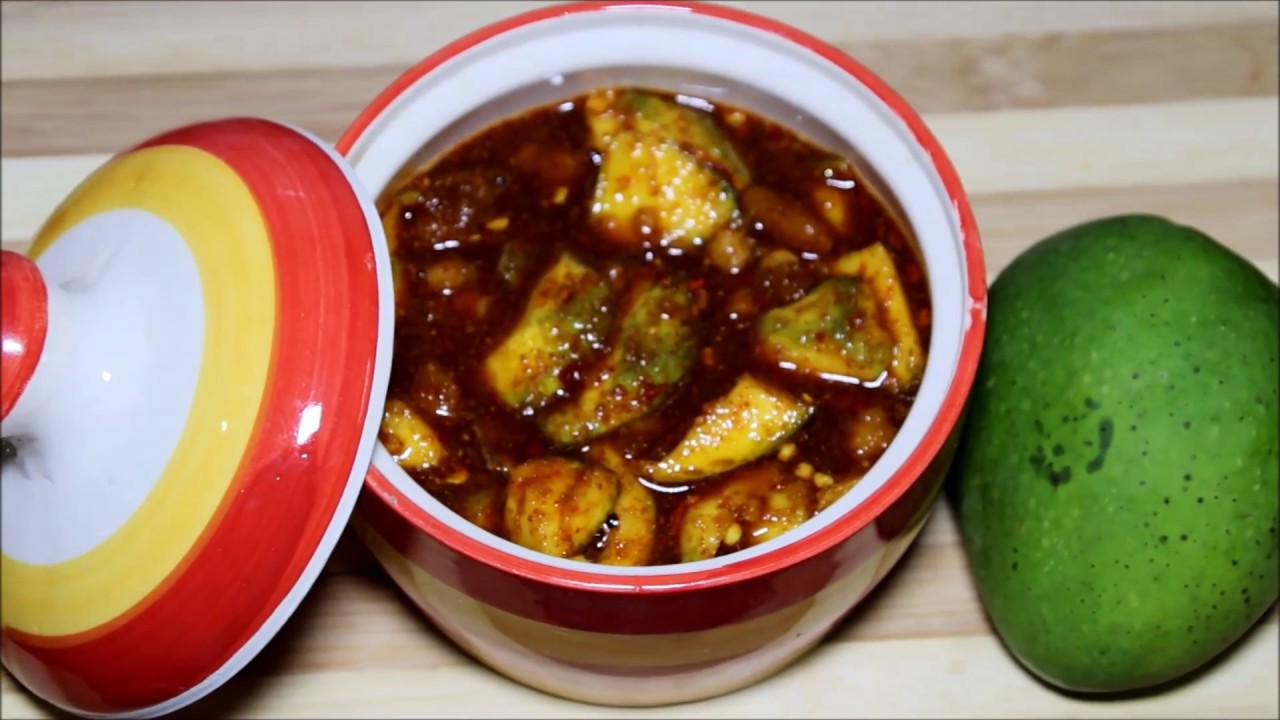 आम का गुड़ वाला अचार | आम का खट्टा मीठा अचार | How to make Aam ka Achar ...