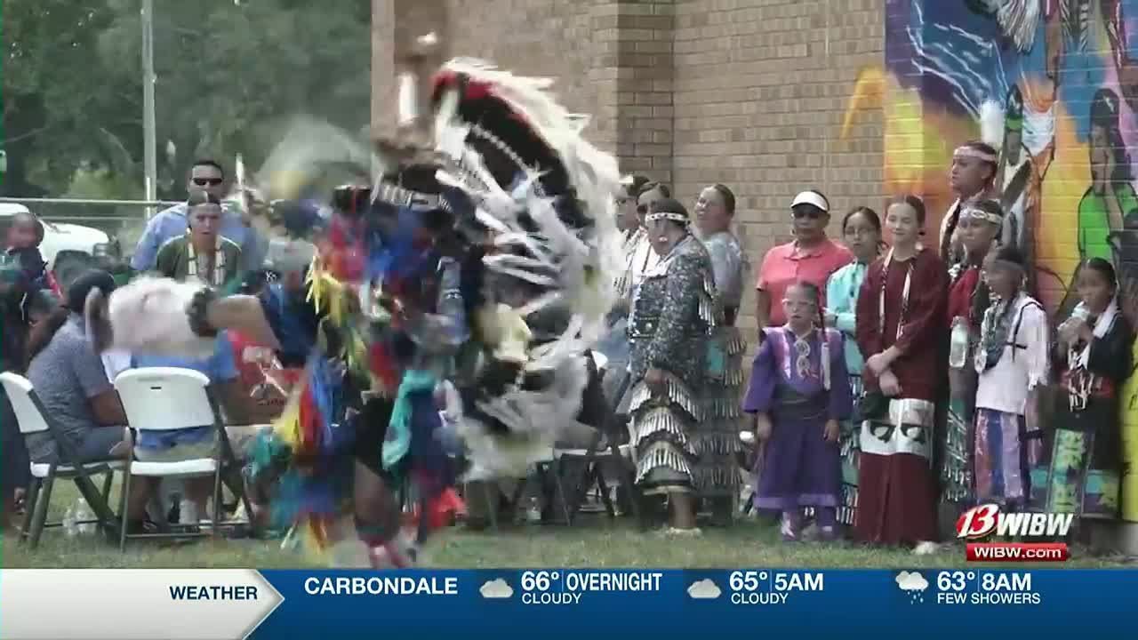 Community celebrates cultural mural dedication in Delia - YouTube