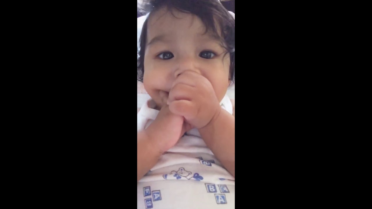 Beatboxing baby - YouTube