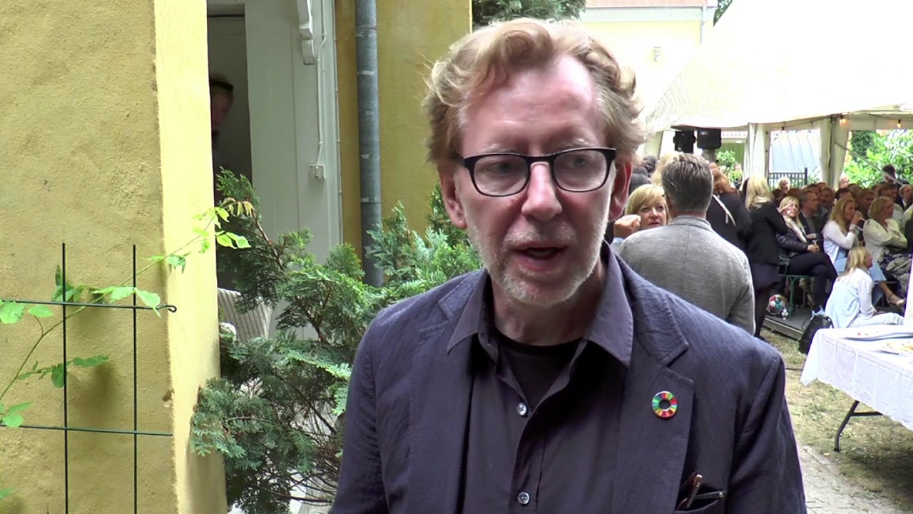 Jakob Trollbäck om A Sustainable Tomorrow - YouTube